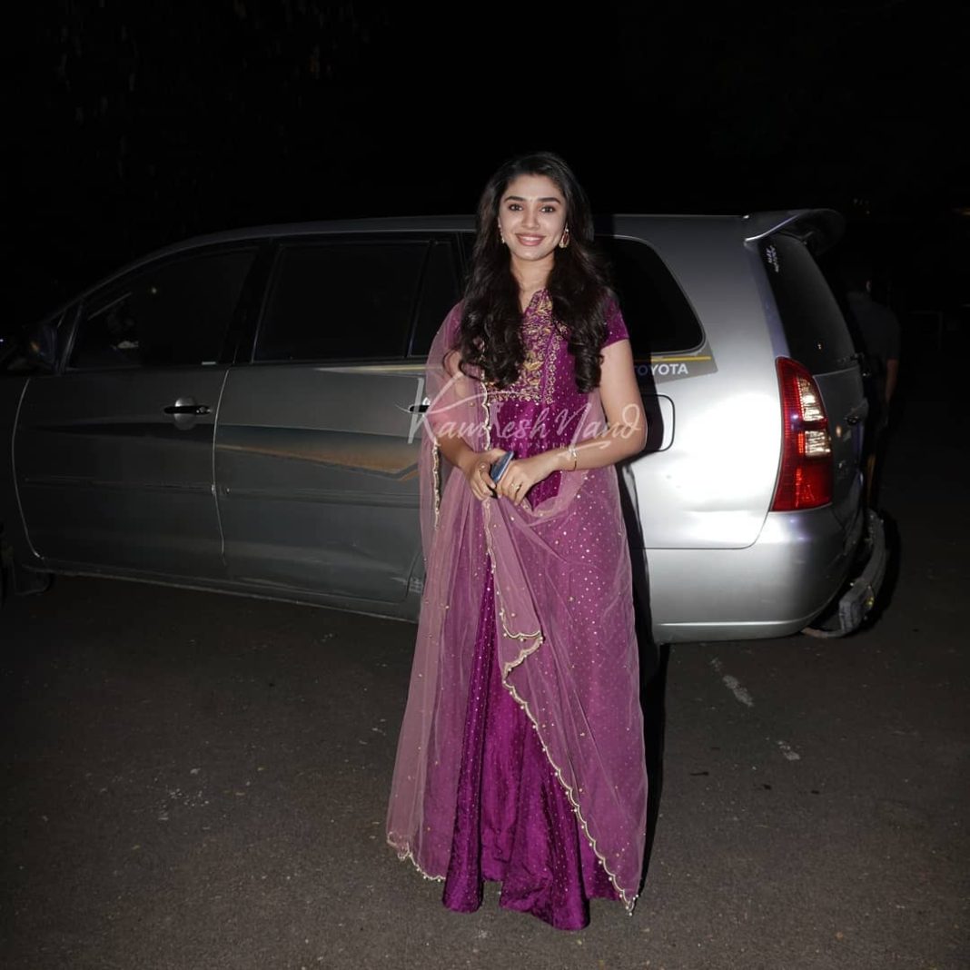 Pretty in purple: Krithi Shetty at director Sukumar's family bash!