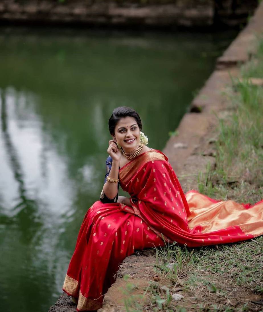 Anusree Nair proclaims her love for red in a pattu saree!