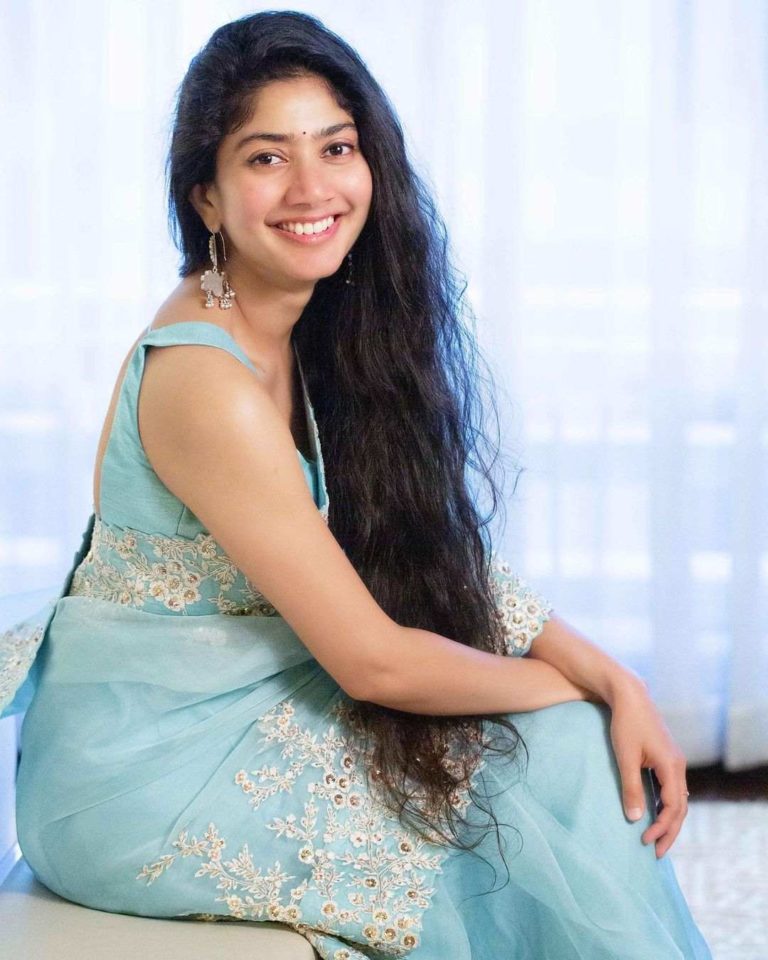 Sai Pallavi is all things pretty in sky blue saree at "Love Story ...