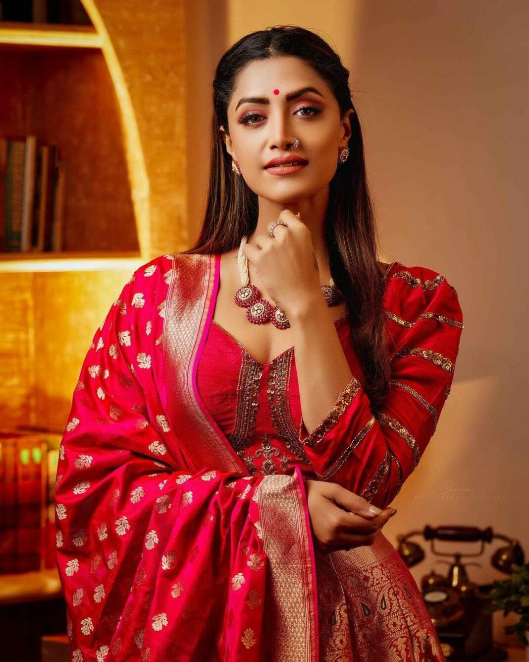 Mamta Mohandas' look in a pink pattu lehenga is so on fleek!