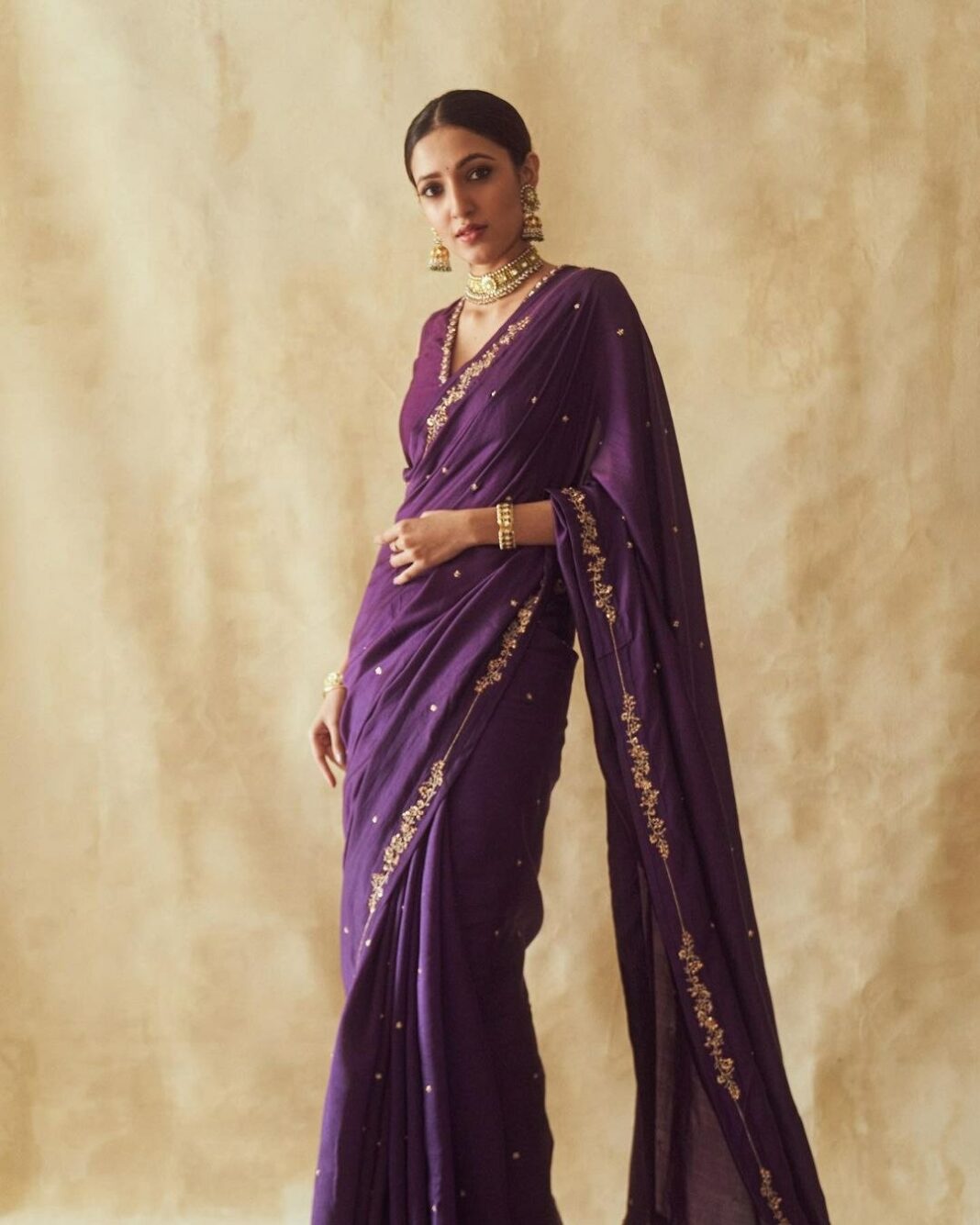 Neha Shetty looks charming in a purple saree for Sankranthi'22!