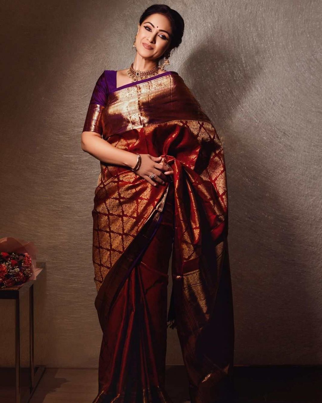 Simran Bagga looks graceful as ever in a silk saree for "Power of Women ...