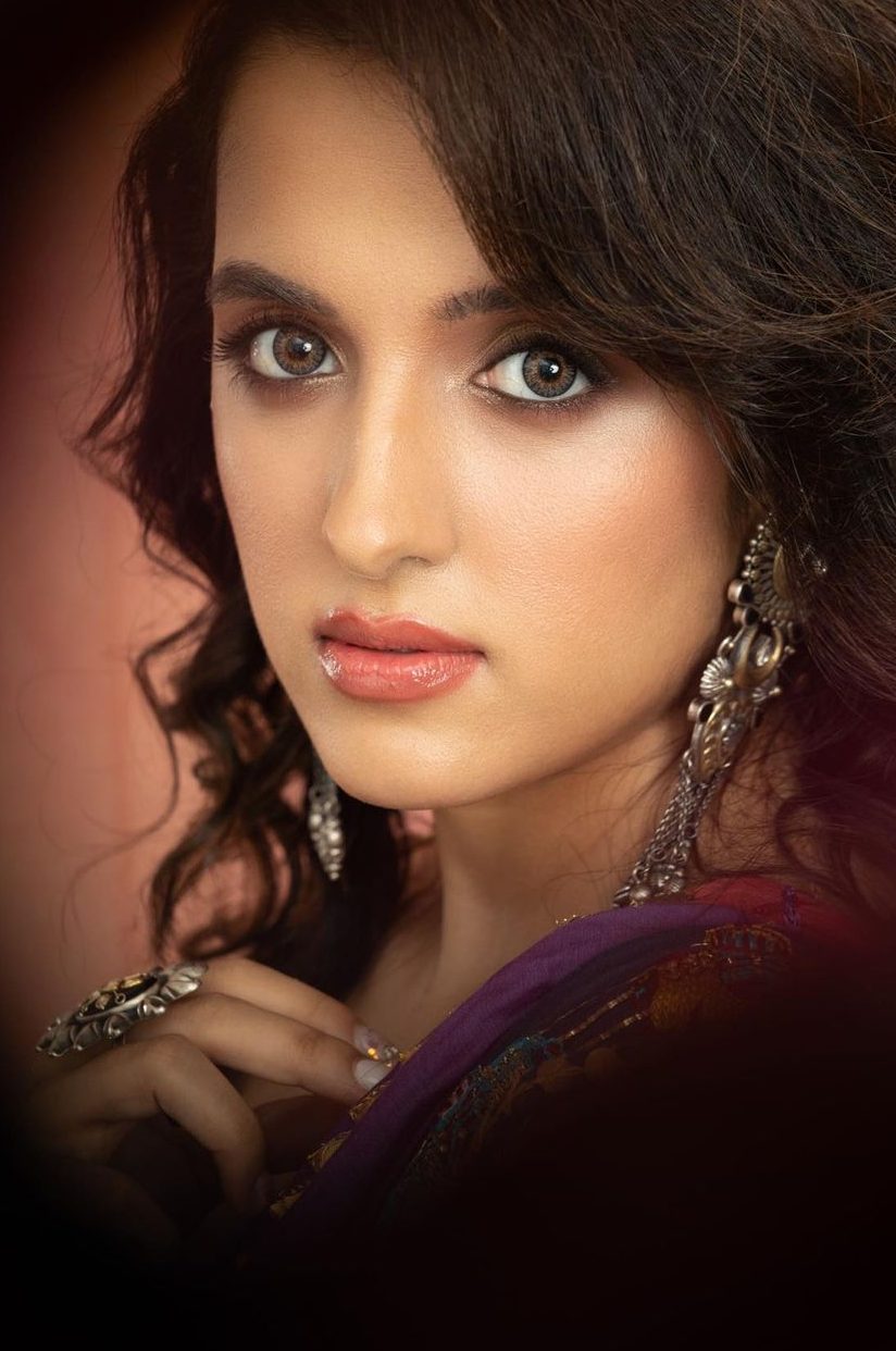 Shirley Setia aces glam ethnic look in a blue embroidered pant saree!