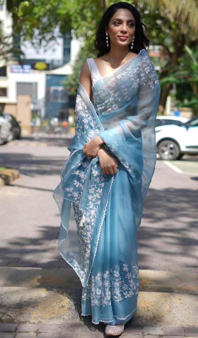 Sobhita Dhulipala's dreamy look in a blue organza saree for movie promotions!