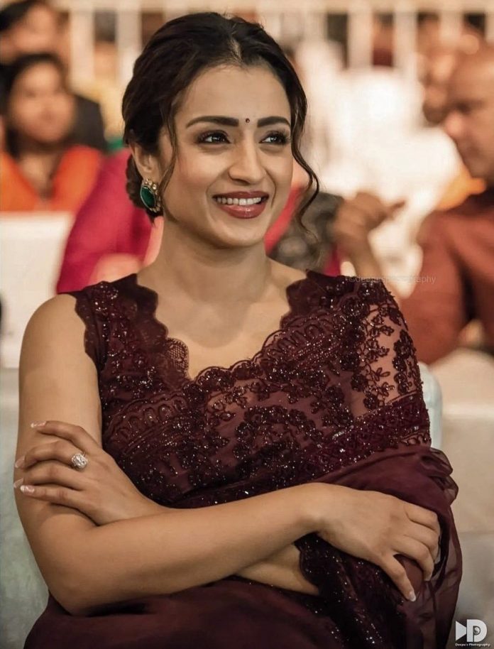 Trisha Krishnan's breathtaking look in a tulle saree for "Ponniyin ...