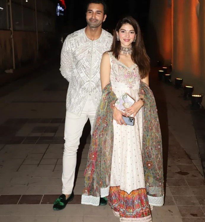 Mehreen Pirzada opts for an embroidered anarkali for Diwali party!