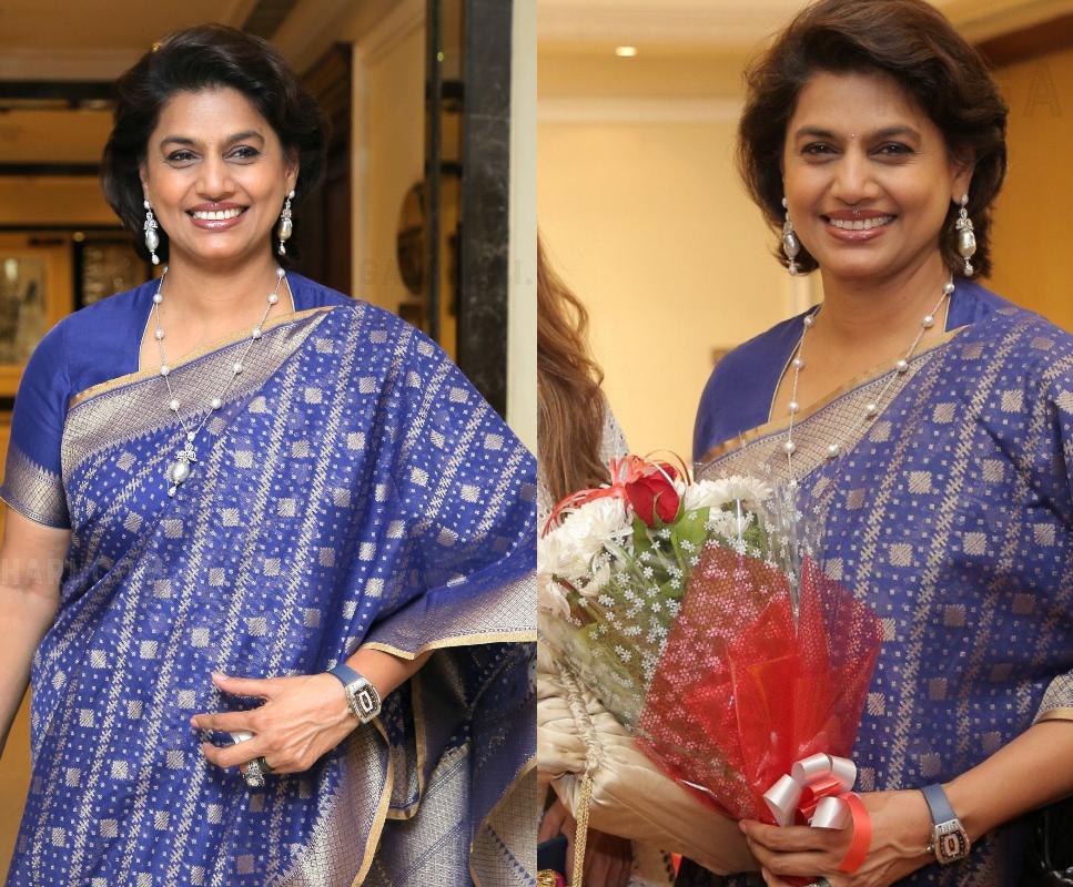 Pinky Reddy attends a jewellery exhbition in a sapphire blue silk saree!
