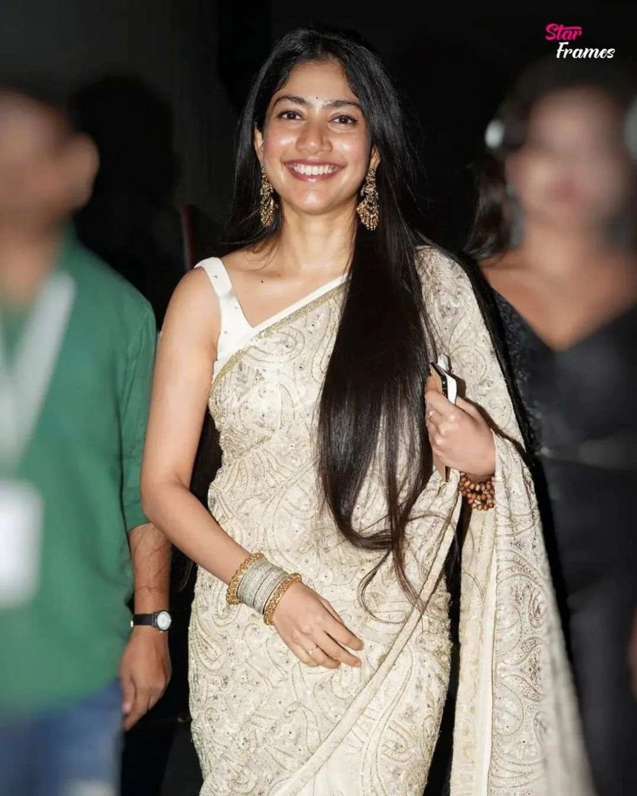 Sai Pallavi In An Ivory Saree At Filmfare South22