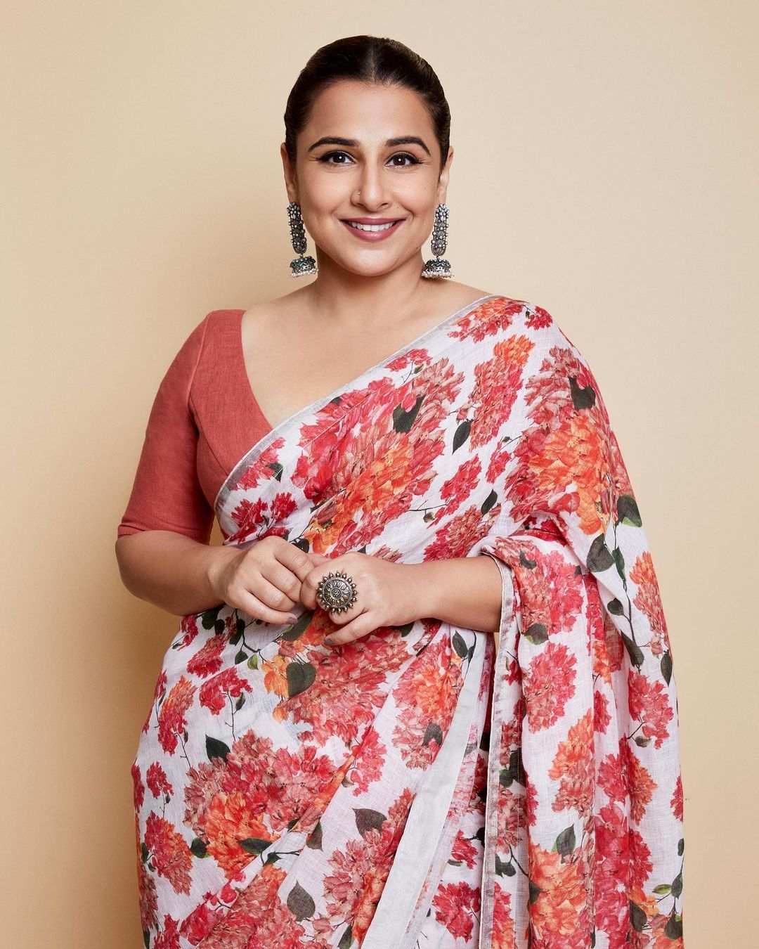 Vidya Balan looks elegant in a floral saree!