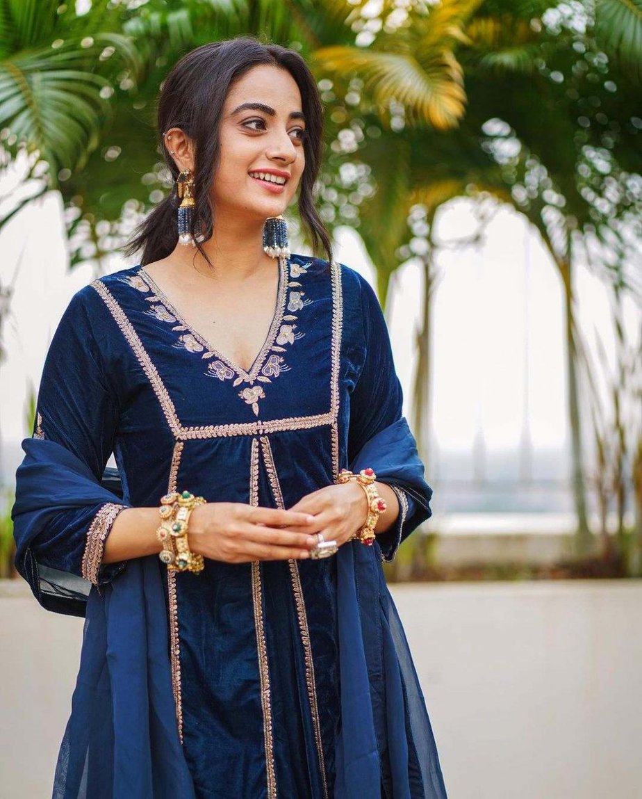 Namitha Pramod looks beautiful in a blue velvet mid slit anarkali!