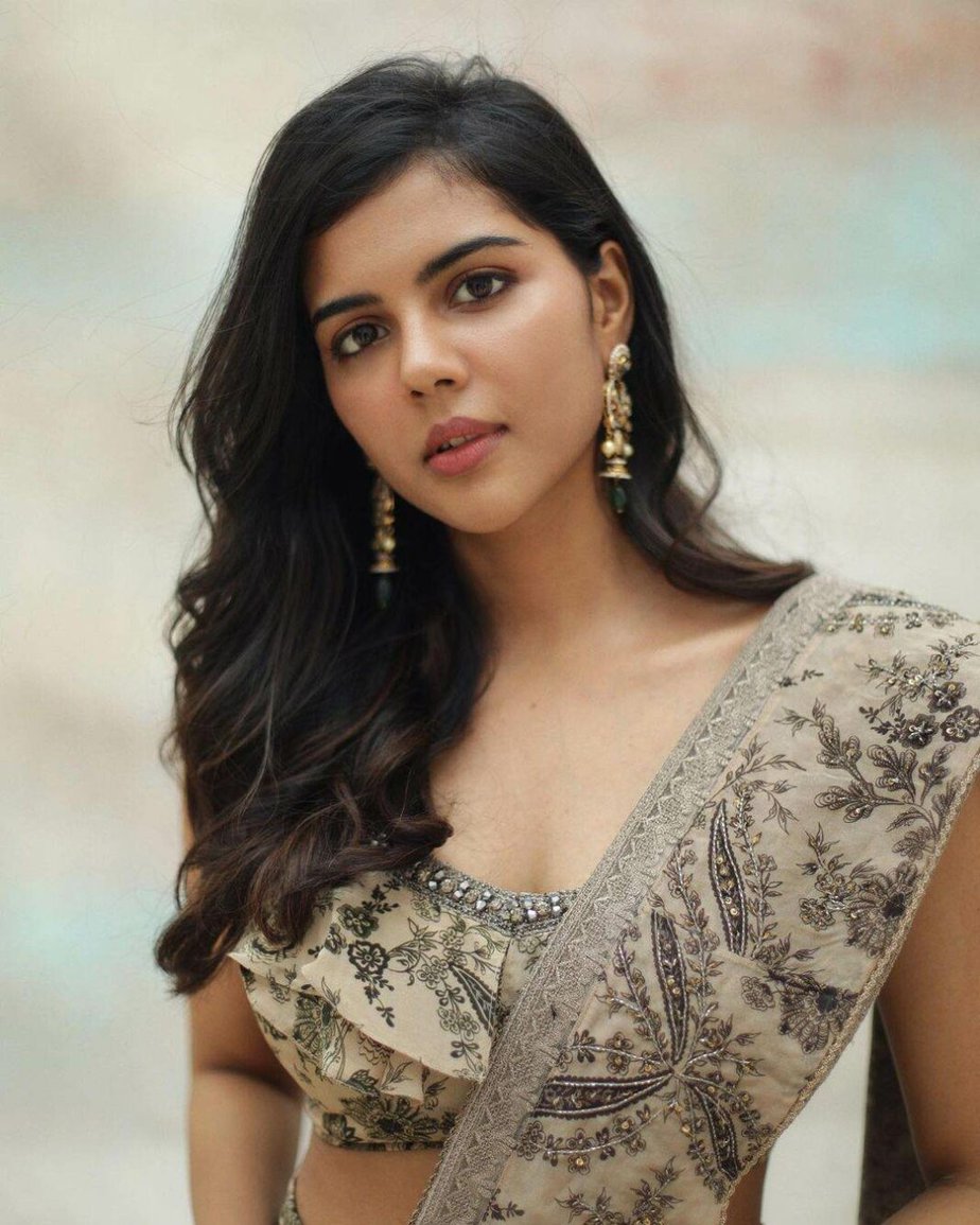 Kalyani Priyadarshan in a floral printed pre-draped saree!