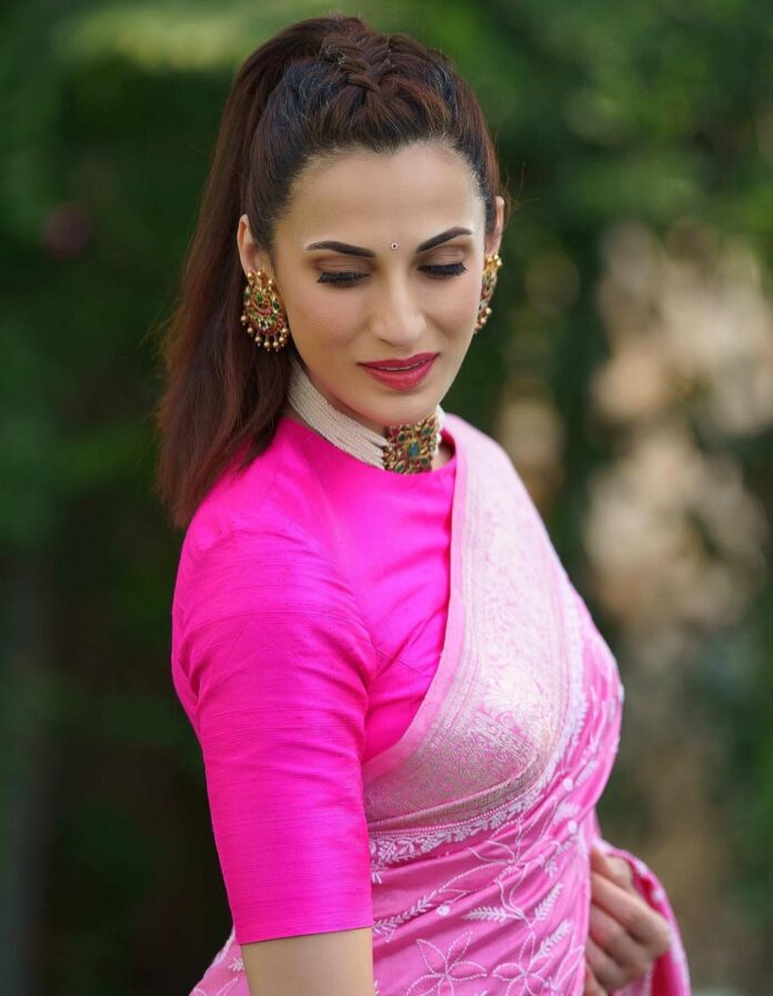Shilpa Reddy in a pink traditional saree – South India Fashion