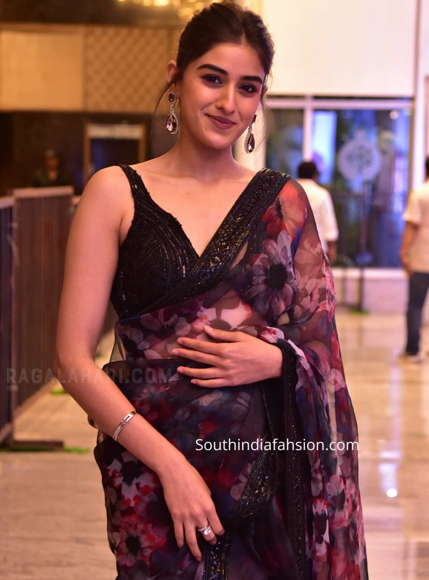 Sakshi Vaidya Shines at the Gandeevadhari Pre-Release Event! – South ...