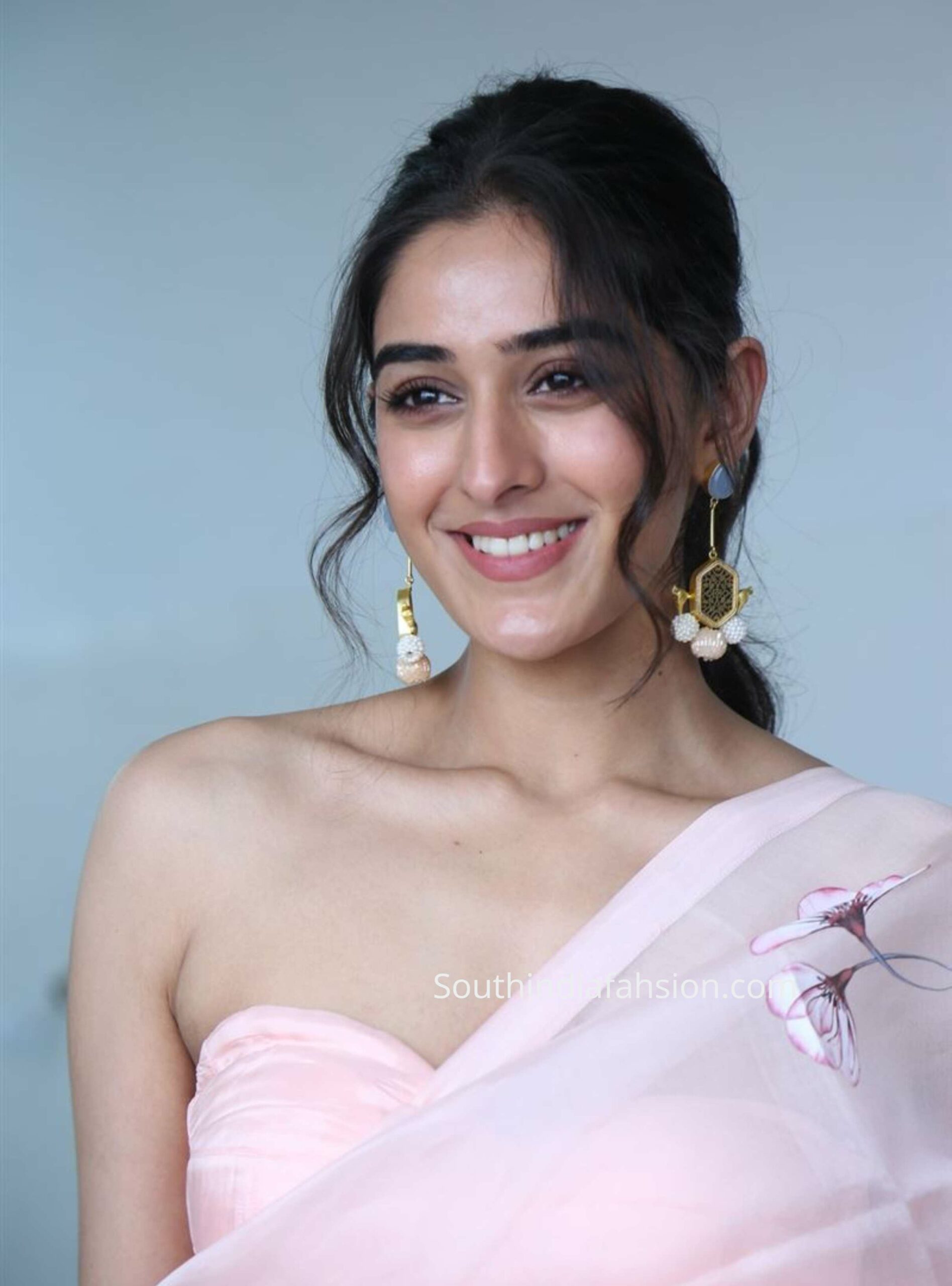 Sakshi Vaidya Radiates Elegance at Gandeevadhari Arjuna Promotions ...